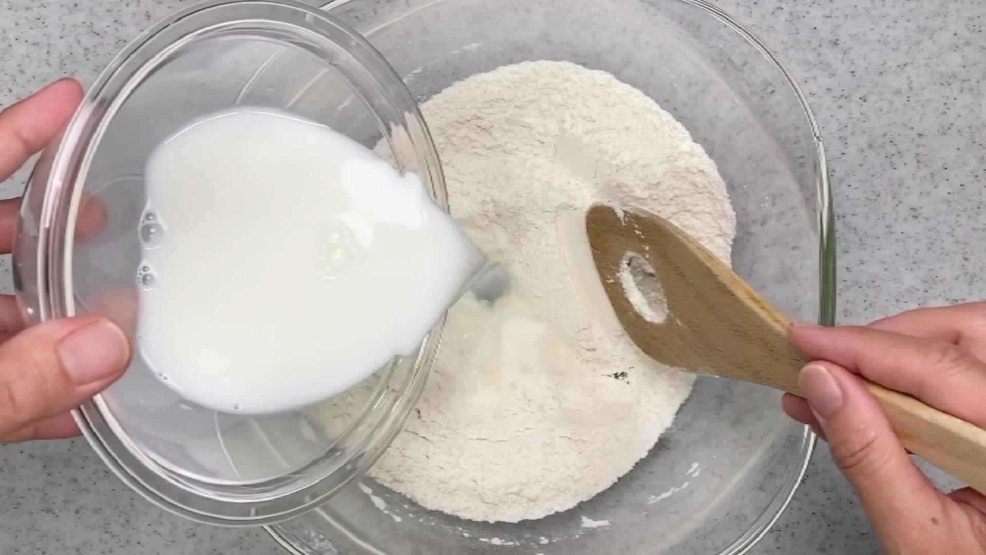 【給食で大人気！】パインパン 地味ウマ♡甘くてジューシー 【詳しい作り方動画あり】 ゆめろんのパンレシピ